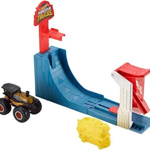 Hot Wheels Monster Trucks Big AIR Breakout Play Set