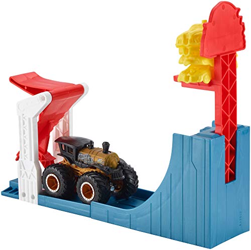 Hot Wheels Monster Trucks Big AIR Breakout Play Set