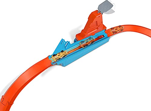 Hot Wheels Toy Car Track Set, Rapid Raceway Champion, Multi-Car Racing, Connects to Other Sets, 1:64 Scale Car