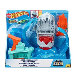 Hot Wheels Toy Car Track Set, Robo Shark Frenzy Playset & Color Shifters Car in 1:64 Scale, Color Change Area in Warm & Icy Cold Water