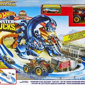 Hot Wheels Monster Trucks Scorpion Sting Raceway Track Set with 1 Toy Truck & 1 Hot Wheels Car in 1:64 Scale, Boosted Race Track