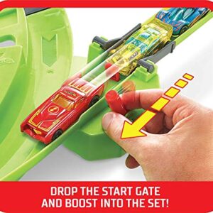 Hot Wheels Toy Car Track Set Colossal Crash, More Than 5-Ft Wide, Powered by Motorized Booster, 1:64 Scale Car