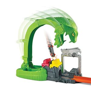 Hot Wheels Toxic Snake Strike Challenge Play Set with Slime for Kids 5 Years Old & Up, Includes One 1:64 Scale Vehicle, Connects to Other Sets, Single Or Multicar Play