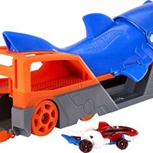 Hot Wheels Toy Car Shark Chomp Transporter & 1:64 Scale Car, Connects to Hot Wheels Track & Stores 5 Scale Vehicles