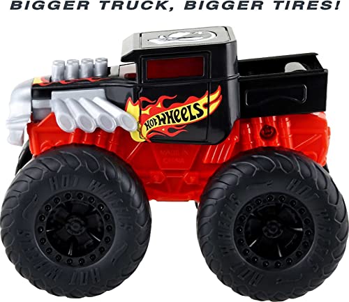 Hot Wheels Monster Trucks Roarin’ Wreckers, 1 1:43 Scale Truck with Lights & Sounds, Plays Truck's Theme Song, Toy for Kids 3 Years Old & Older