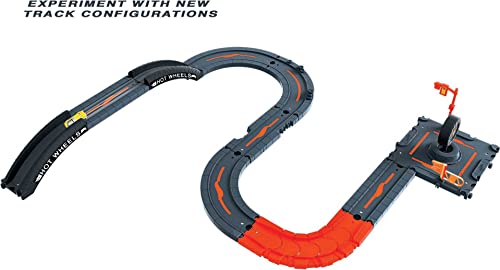 Hot Wheels Toy Car Track Set City Track Pack, 10 Component Parts, 1:64 Scale Vehicle