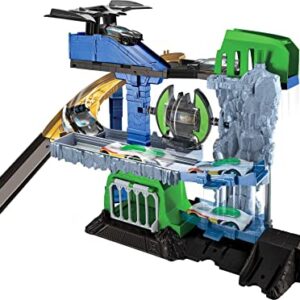 Hot Wheels Dc Batcave Playset with Batman Character Car in 1:64 Scale, Toy Replica of the Batcave with Storage