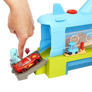 Disney and Pixar Cars Toys, Submarine Car Wash Playset with Color-Change Lightning McQueen Toy Car, Water Play