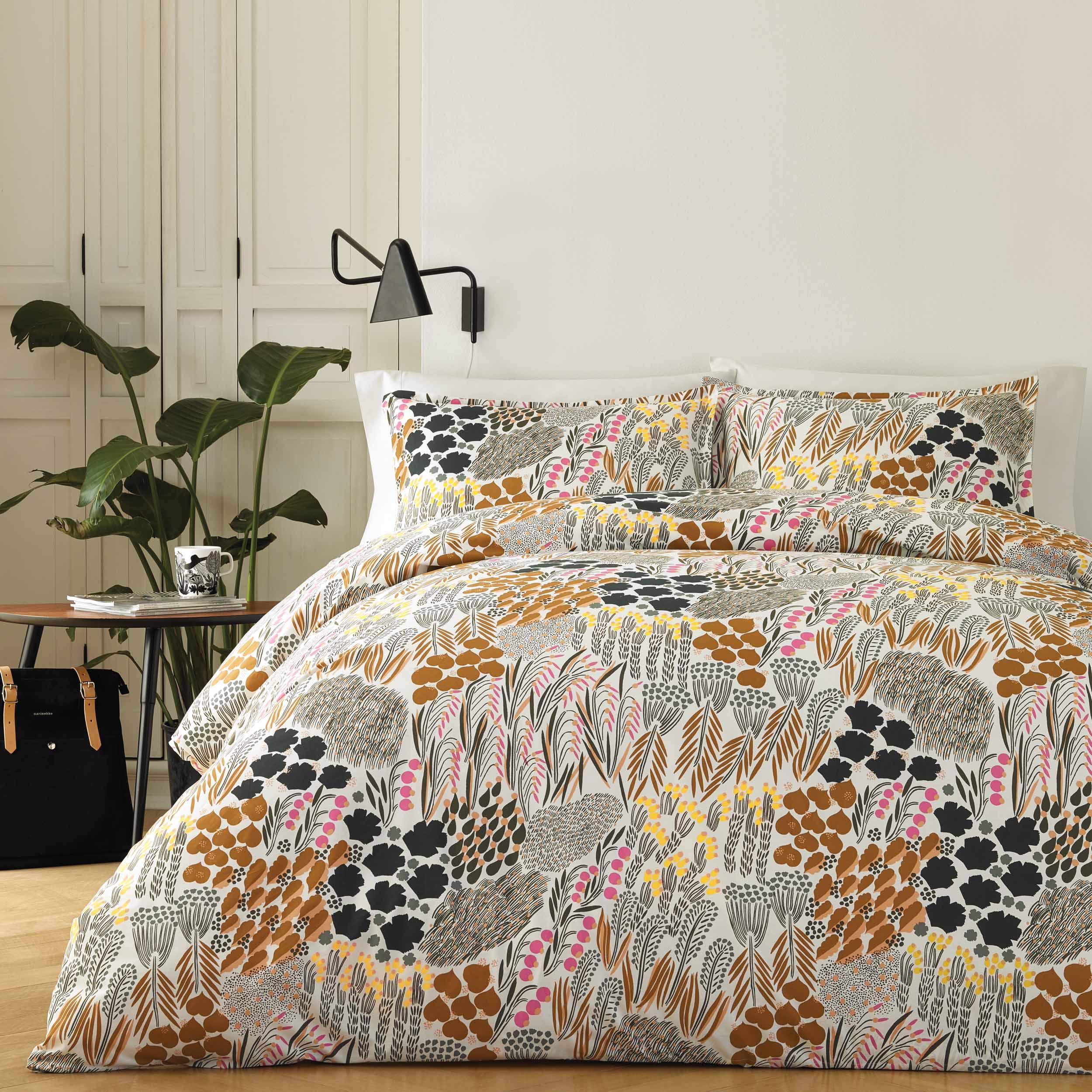 Marimekko - King Comforter Set, Cotton Percale Bedding with Matching Shams, Stylish Modern Home Decor (Pieni Letto Multi, King)