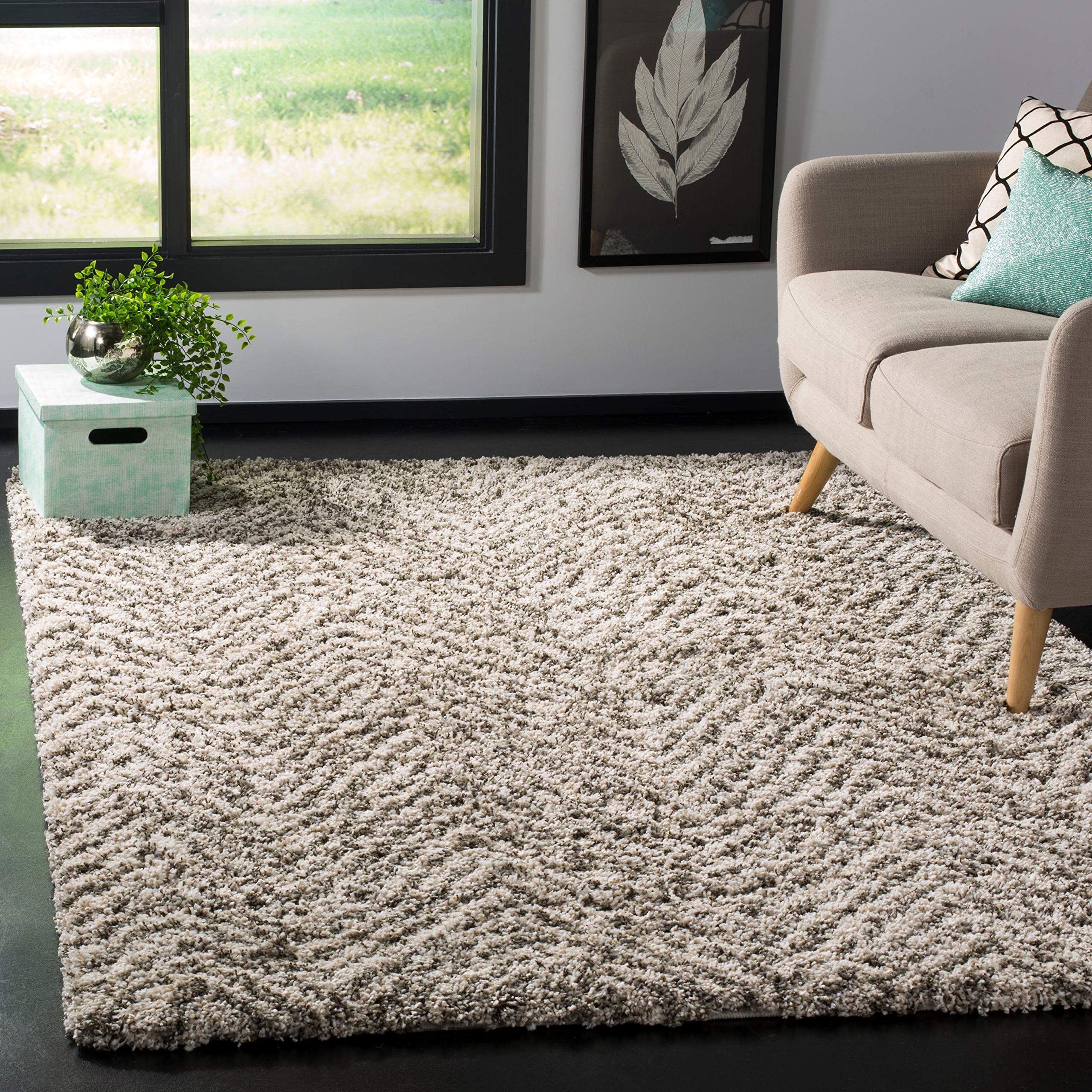 SAFAVIEH Hudson Shag Collection Area Rug - 8' x 10', Ivory & Grey, Chevron Design, Non-Shedding & Easy Care, 2-inch Thick Ideal for High Traffic Areas in Living Room, Bedroom (SGH375A)