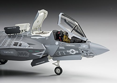 Hasegawa HAE46 F-35 Lightning II B Version US Marine Model Kit, 1:72 Scale