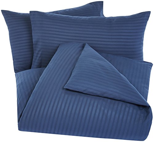 AmazonBasics Deluxe Microfiber Duvet Cover Set with pillow case(s) – 200x200cm, Navy Blue