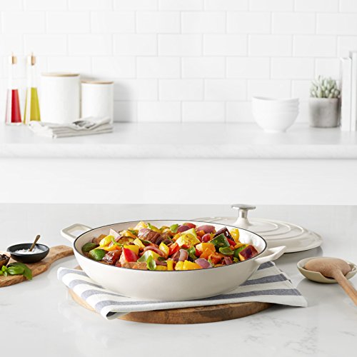 Amazon Basics Enameled Cast Iron Covered Oval Casserole Skillet, 3.3-Quart, White