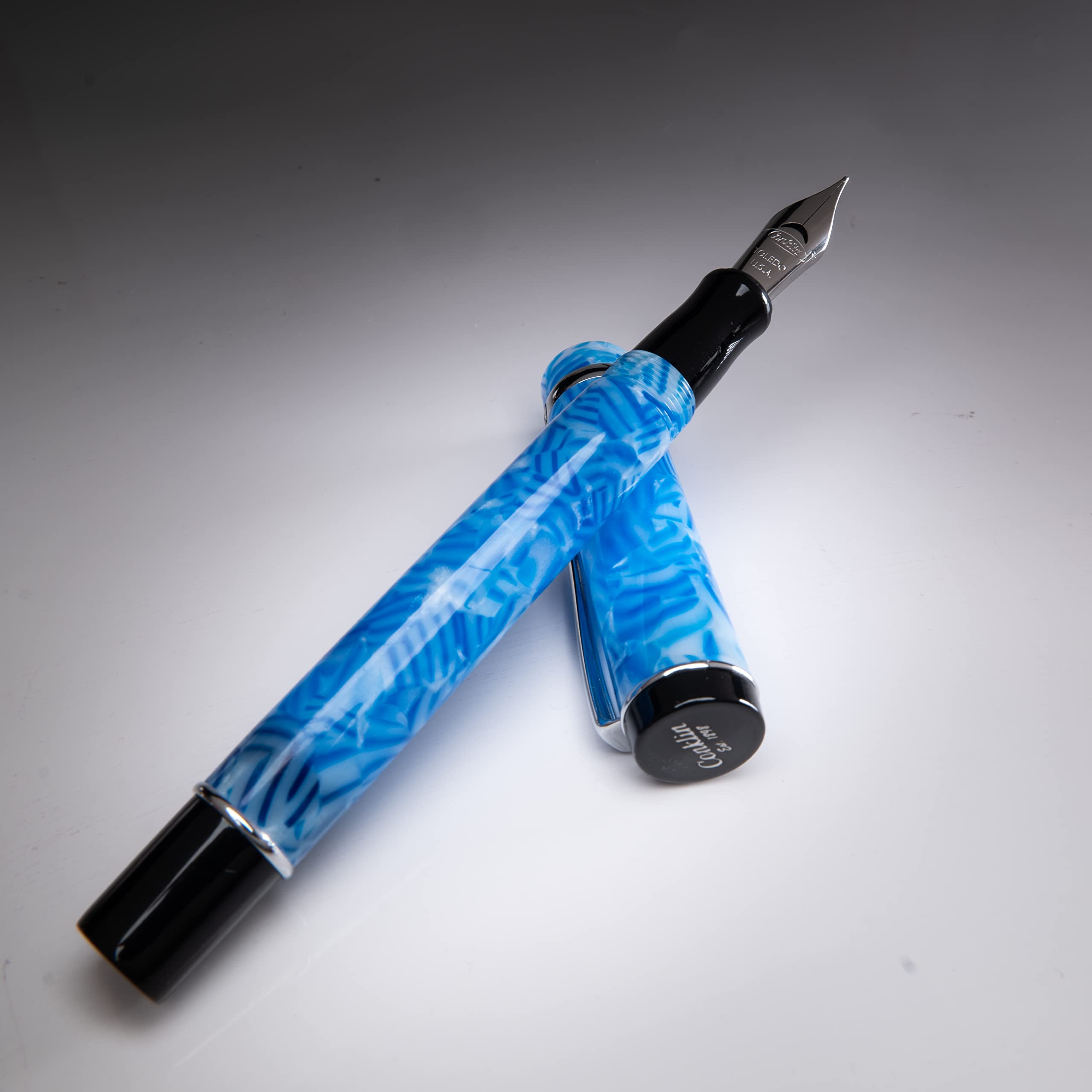 Conklin Duragraph Fountain Pen - Broad Nib Fountain Pen, Ice Blue (CK71350: CK7154)