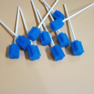 Munkcare Disposable Oral Swabsticks Mouth Cleaning Sponge Swab, Blue Coarse Sponge Plum Blossom Shaped, 150 counts