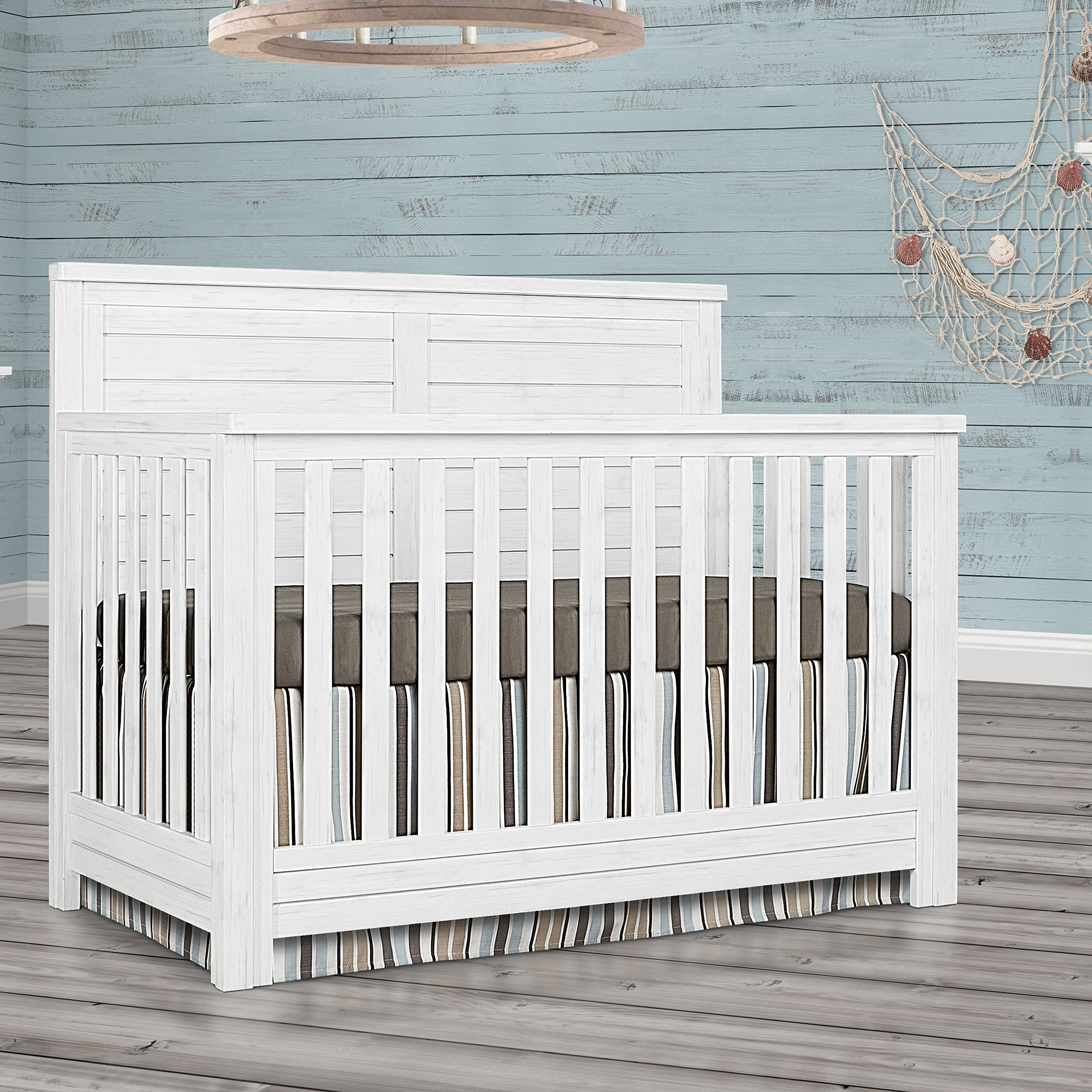 Evolur Belmar Flat 5-in-1 Convertible Crib in Weathered White, Features 3 Mattress Height Settings, Greenguard Gold Certified, Made of Kiln-Dried Hardwood