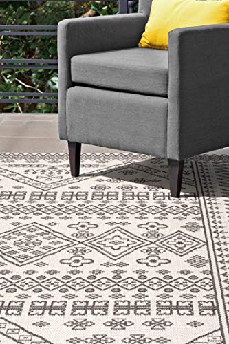 nuLOOM Kandace Tribal Indoor/Outdoor Area Rug, 5' 3" x 7' 6", Ivory