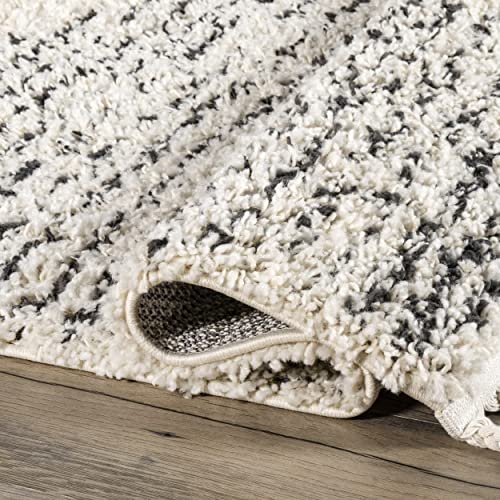 nuLOOM Sadie Moroccan Diamond Tassel Shag Area Rug, 6' 7" x 9', Off-white