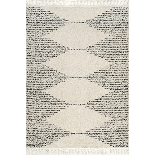 nuLOOM Sadie Moroccan Diamond Tassel Shag Area Rug, 6' 7" x 9', Off-white