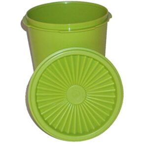 Tupperware 5 Cup Servalier Snack Canister Lime Green