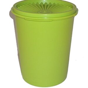 Tupperware 5 Cup Servalier Snack Canister Lime Green