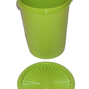 Tupperware 5 Cup Servalier Snack Canister Lime Green