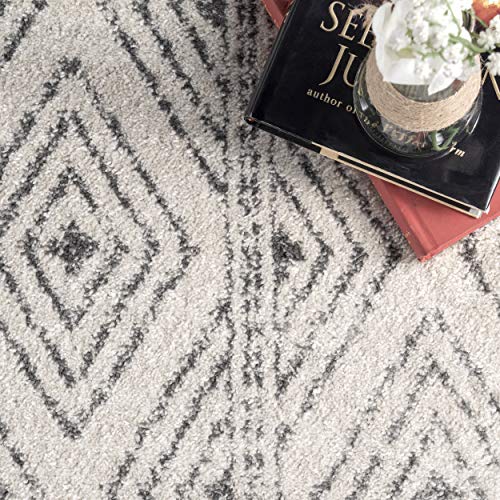 nuLOOM Sarina Diamonds Area Rug, 4 ft x 6 ft, Grey