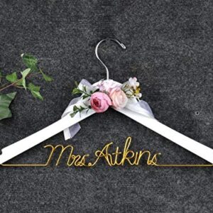 Bride Hanger, Wedding Hanger, Personalized Bride Hanger, Lady Hanger, Custom Hanger, Honor Maid, Bridesmaid, Doctor, Doctor Graduation Dress Hanger