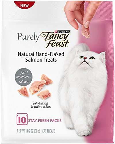 Fancy Feast Cat Treats - Natural Hand-Flaked Salmon Treats - 10 Count Treats Per Pouch - Pack of 4 Pouches