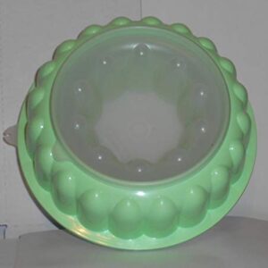 Vintage TUPPERWARE Jello Mold 1201-11 w Lid NICE