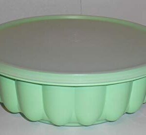 Vintage TUPPERWARE Jello Mold 1201-11 w Lid NICE