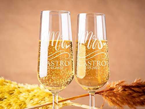 P Lab Set of 2, Bride and Groom Champagne Glasses w/Last Name & Date, Personalized Mr. Mrs. Engagement & Wedding Champagne Flutes, Toasting Glasses - Customized Etched Flutes, Wedding Gift #N5