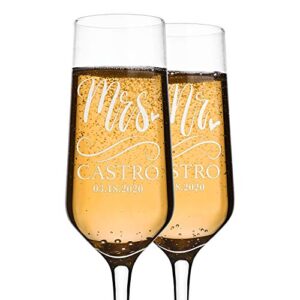 P Lab Set of 2, Bride and Groom Champagne Glasses w/Last Name & Date, Personalized Mr. Mrs. Engagement & Wedding Champagne Flutes, Toasting Glasses - Customized Etched Flutes, Wedding Gift #N5