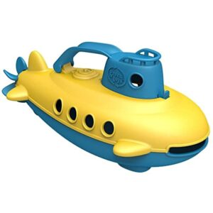 green toys submarine - bpa, phthalate free blue watercraft with spinning rear propeller made from recycled materials. safe toys for toddlers