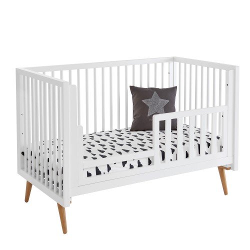 Contours Roscoe 3-in-1 Convertible White Standard Baby Crib, Converts from Baby Crib to Toddler Bed and Daybed, Fits Standard Full-Size Crib Mattress, Easy to Assemble - White