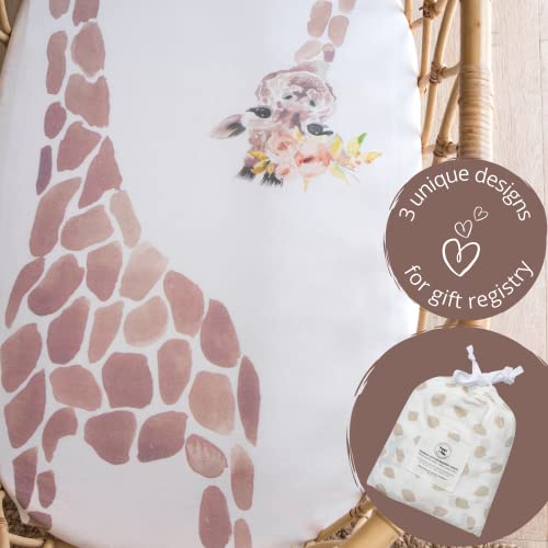 POPPI & MAX: 100% Organic Bassinet Sheets – Premium Jersey Cotton Bassinet Sheet Set | Fitted Baby Sheets for Standard Bassinet Pads | Bassinet Cover | Safari Giraffe