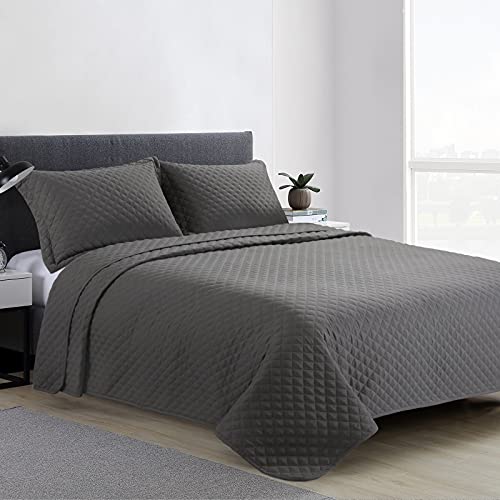 HOMBYS 3 Piece Oversized King Quilt Set Bedspread 128x120 Reversible Lightweight Coverlet Summer Comforter Set (Super King Plus (128x120), Grey)