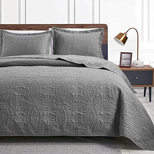 Love's cabin King Size Quilt Set Grey Soft Bed Summer Bedspreads - Lightweight Microfiber- Modern Style Coin Pattern Coverlet for All Season - 3 Piece (1 Quilt, 2 Pillow Shams)