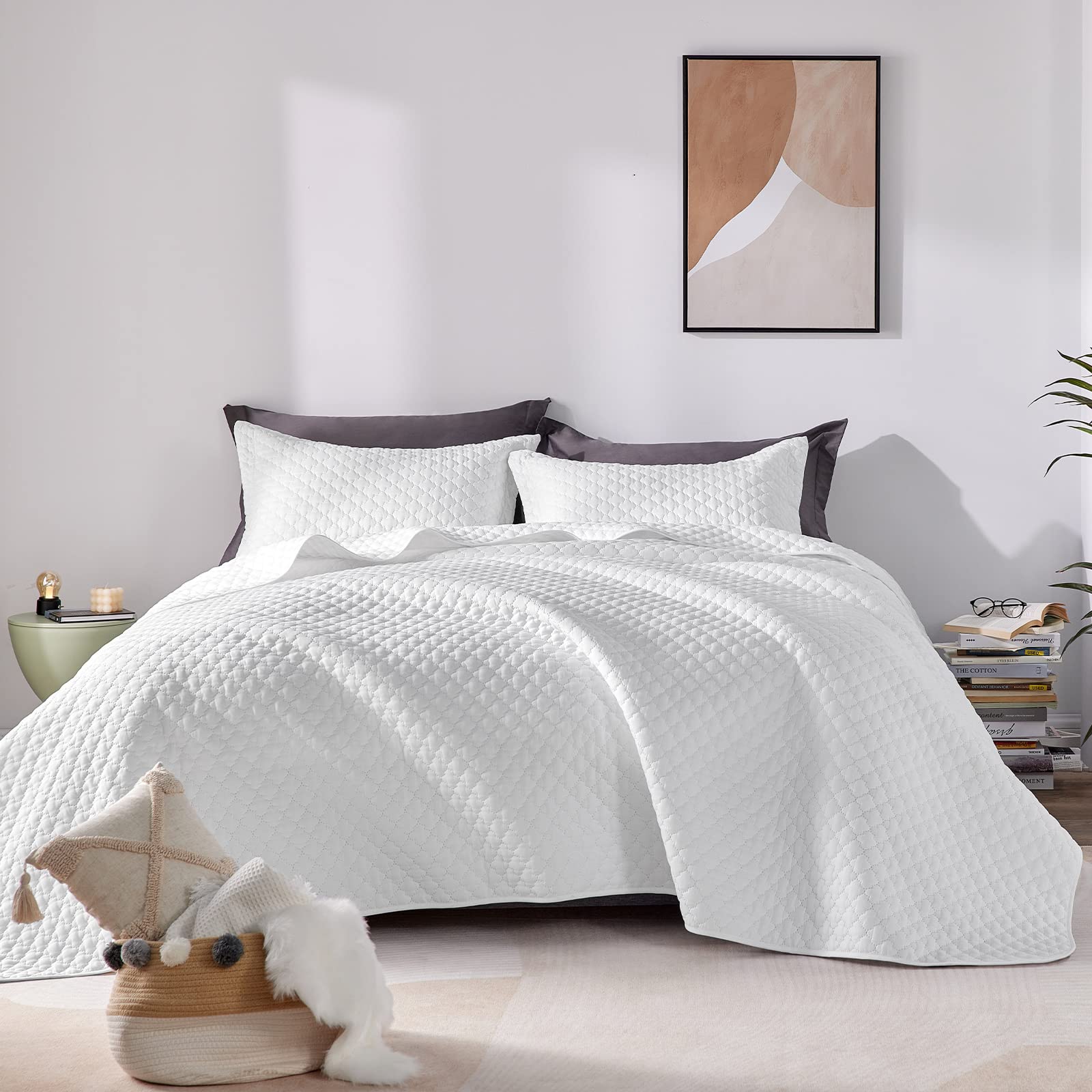 CozyLux Summer Quilt Sets Queen/Full Size White 3 Pieces - Lightweight Soft Bedspread - Lantern Ogee Pattern Coverlet Bedding Set for All Season - 1 Quilt and 2 Pillow Shams - White, 90"x96"