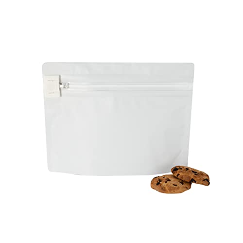 Restaurantware High Level White Plastic Locking Pouch - Child-Resistant - 8" x 2 1/4" x 6" - 10 count box