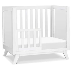 DaVinci Otto 3-in-1 Convertible Mini Crib with 4" Mattress in White, Greenguard Gold Certified