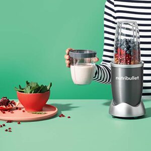 nutribullet Personal Blender for Shakes, Smoothies, Food Prep, and Frozen Blending, 24 Ounces, 600 Watt, Gray, (NBR-0601) & 18 Ounce Short Cup with Standard Lip Ring, Clear/Gray (NBM-U0269)