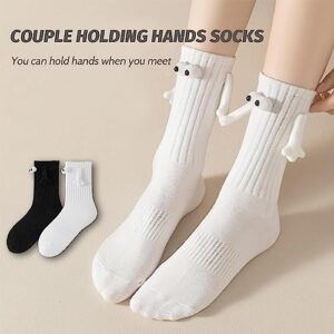 Aohoyaca 2pairs Hand in Hand Socks Friendship Socks Magnet, Magnetic Socks Hand Hold Friend Socks Magnet Holding Hand Couple Socks Big Eye Socks for Couples Friends Sisters Lovers (black + white)