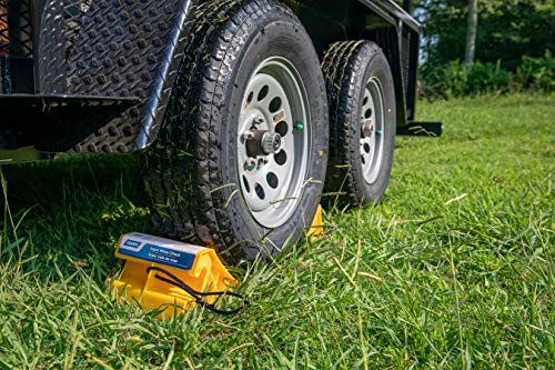 Camco Super Wheel Chock with Rope - Helps Keep Your Trailer in Place So You Can Re-Hitch - (44475) , Yellow