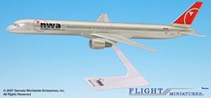 flight miniatures airplane model northwest airlines nwa 2003 boeing 757-300 1:200 scale in flight display stand no landing gear