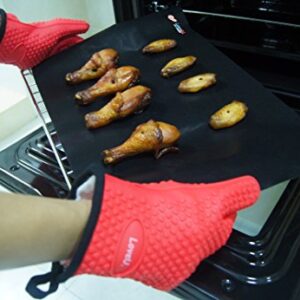 Loveuing Kitchen Oven Gloves - Silicone and Cotton Double-Layer Heat Resistant Oven Mitts/BBQ Gloves/Grill Gloves - Perfect for Baking and Grilling - 1 Pair (One Size Fits Most, Red)