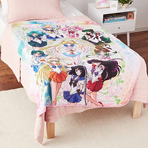 Great Eastern Entertainment Sailor Moon S Throw Blanket, Multicolor, 48" Wide x 60" Long