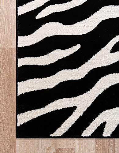 Unique Loom Wildlife Collection Animal Inspired with Zebra Design Area Rug, 5 x 8 ft, Black/Ivory