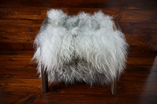 MILABERT Oak Wood Magazine Rack with Genuine Silver Norwegian Pelssau Sheepskin Rug - Soft Curly Wool - Design Furniture (MR10)