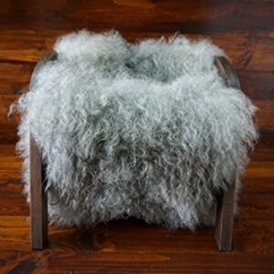 MILABERT Oak Wood Magazine Rack with Genuine Silver Norwegian Pelssau Sheepskin Rug - Soft Curly Wool - Design Furniture (MR11)